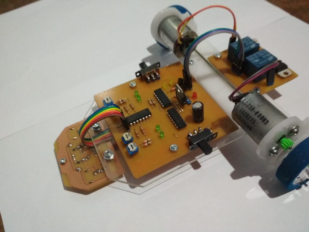 Line Follower Non Mikrokontroler 4 sensor – Fast Robotic